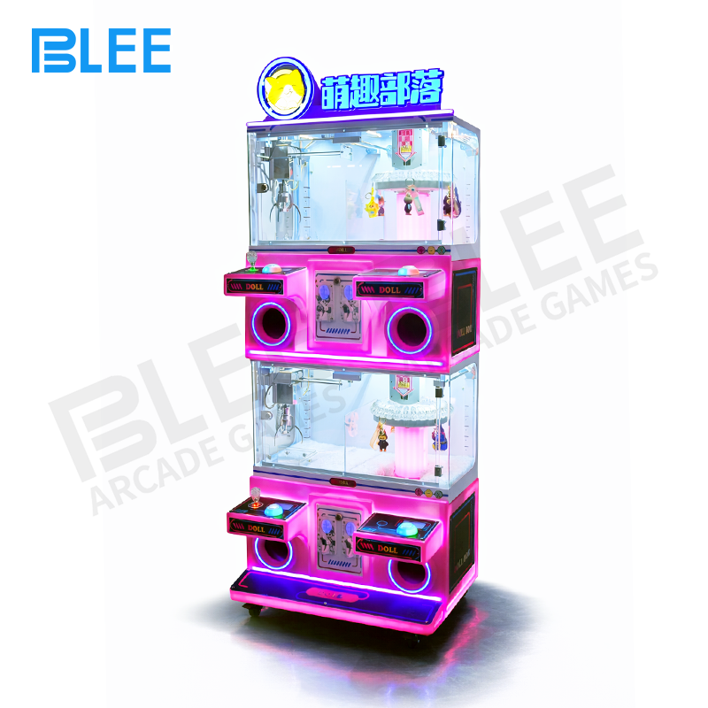 Rotomold Social Blender BLEE 4-Player Mix-Up Arena Interactive Prize ...