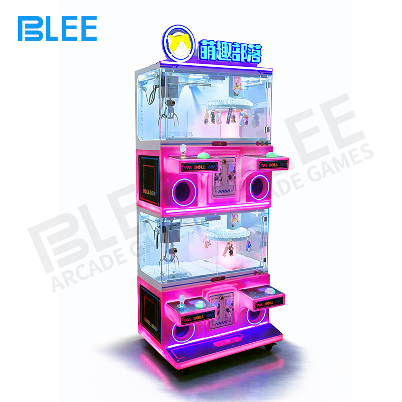 Rotomold Social Blender BLEE 4-Player Mix-Up Arena Interactive Prize ...